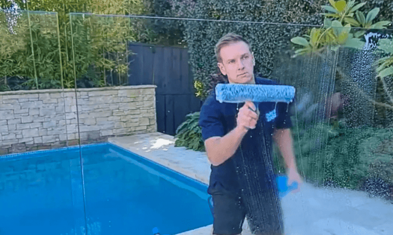 Glass Pool Fence Cleaner: The Best Way to Clean Outdoor Glass ...
